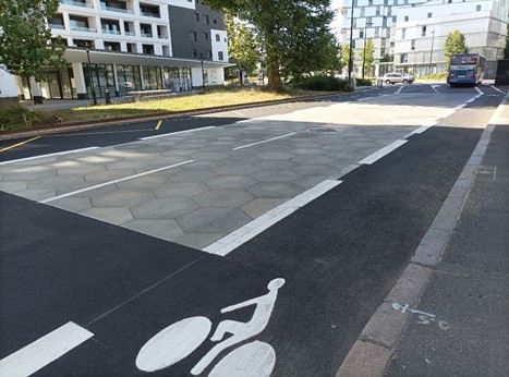 Développement d’une chaussée urbaine démontable à couche de surface ...