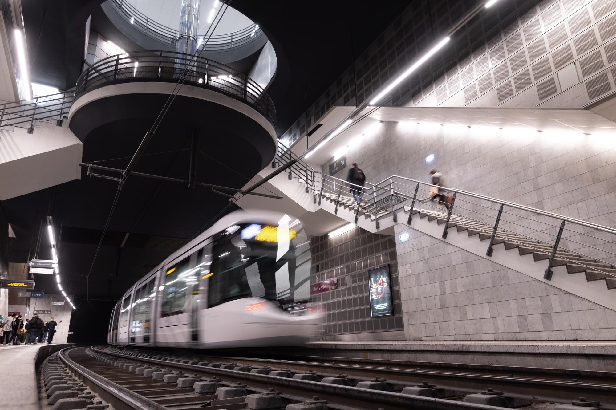 Transdev reconduit à Rouen pour décarboner et moderniser le réseau ...